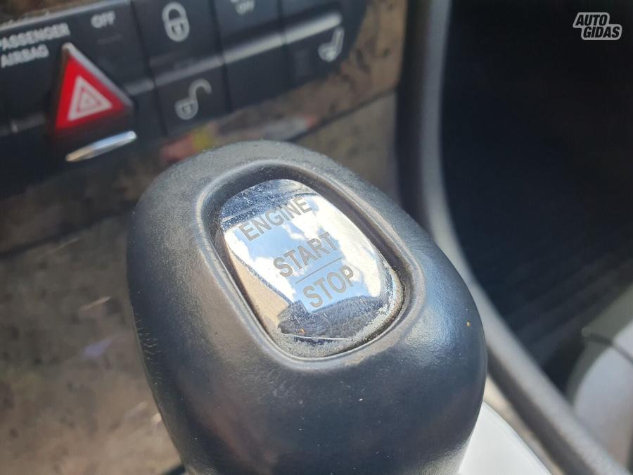 Melns Mercedes-Benz E 320 2003 Kauņa, ar dzinēja tilpumu 3.20 L un nobraukumu 370 tūkst. km par 3200 €, foto 15 vietnē AUTOMOTO.COM.LV