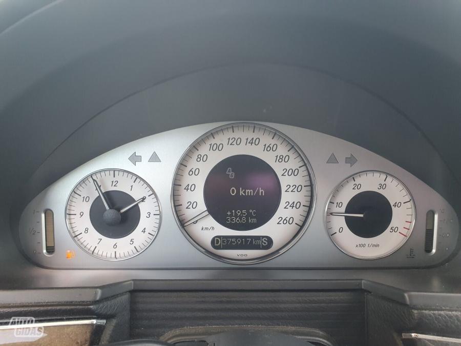 Melns Mercedes-Benz E 320 2003 Kauņa, ar dzinēja tilpumu 3.20 L un nobraukumu 370 tūkst. km par 3200 €, foto 16 vietnē AUTOMOTO.COM.LV