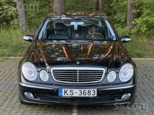 Black Mercedes-Benz E 320 2003 in Jurmala, with an engine capacity of 3.20 L and mileage of 397 thousand km for 1500 €, photo 5 on AUTOMOTO.COM.LV