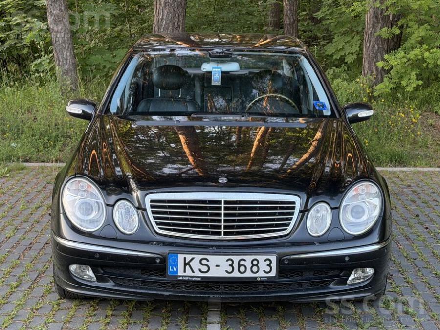 Black Mercedes-Benz E 320 2003 in Jurmala, with an engine capacity of 3.20 L and mileage of 397 thousand km for 1500 €, photo 5 on AUTOMOTO.COM.LV