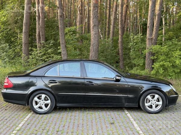 Black Mercedes-Benz E 320 2003 in Jurmala, with an engine capacity of 3.20 L and mileage of 397 thousand km for 1500 €, photo 7 on AUTOMOTO.COM.LV
