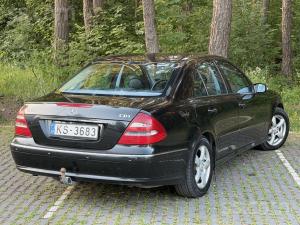 Black Mercedes-Benz E 320 2003 in Jurmala, with an engine capacity of 3.20 L and mileage of 397 thousand km for 1500 €, photo 10 on AUTOMOTO.COM.LV
