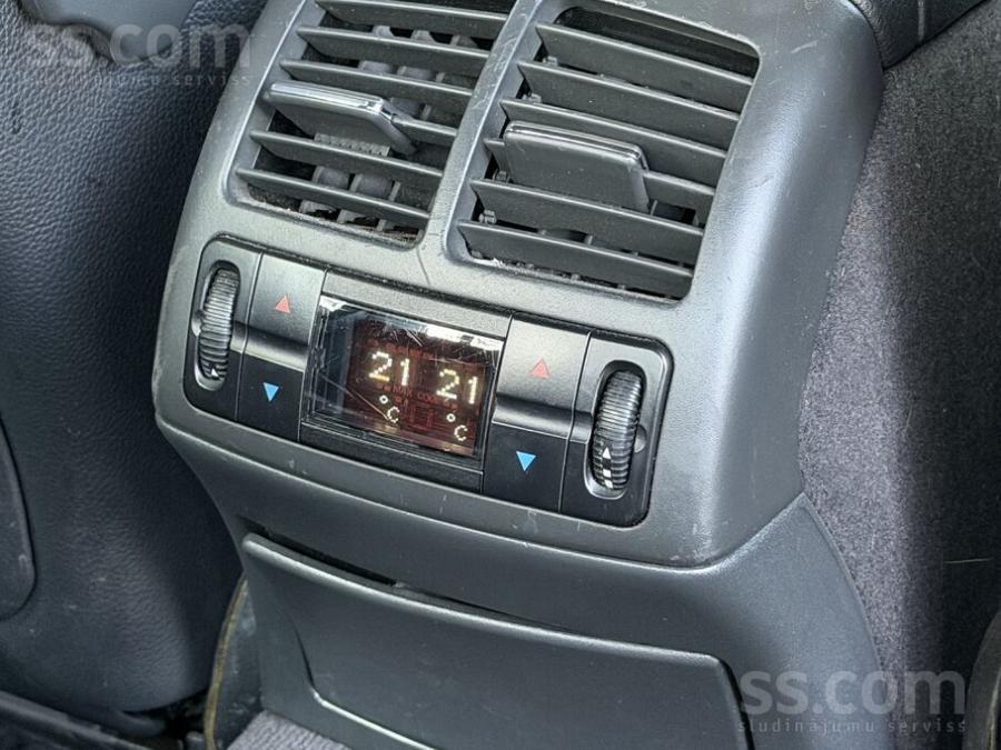Black Mercedes-Benz E 320 2003 in Jurmala, with an engine capacity of 3.20 L and mileage of 397 thousand km for 1500 €, photo 18 on AUTOMOTO.COM.LV
