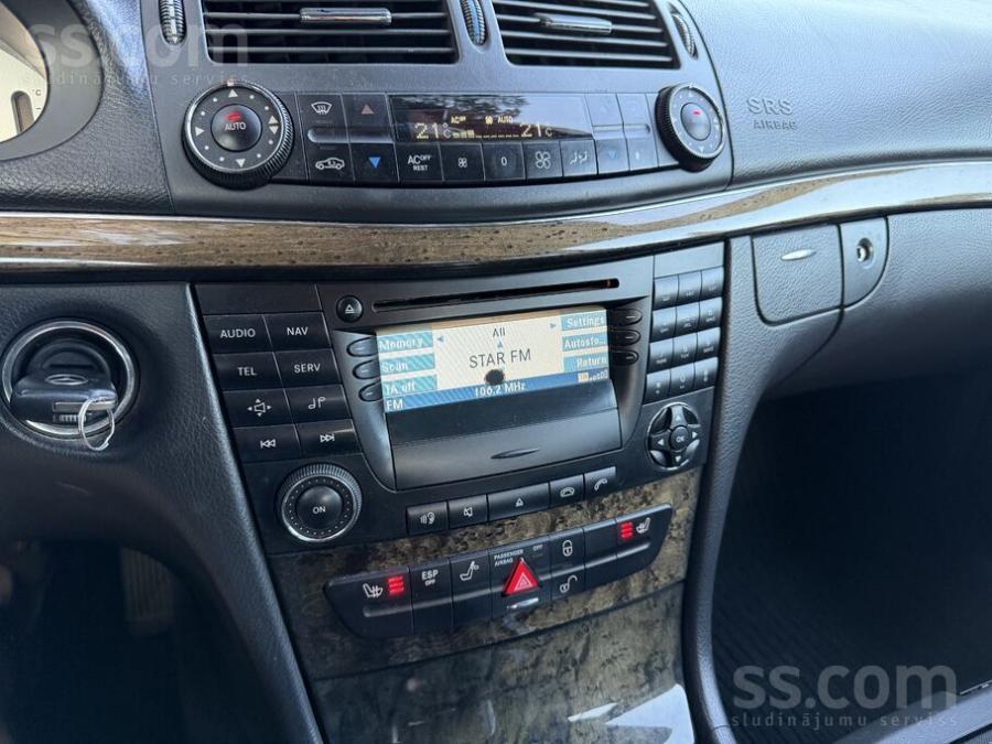 Black Mercedes-Benz E 320 2003 in Jurmala, with an engine capacity of 3.20 L and mileage of 397 thousand km for 1500 €, photo 19 on AUTOMOTO.COM.LV