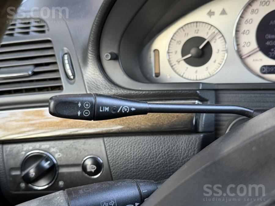 Black Mercedes-Benz E 320 2003 in Jurmala, with an engine capacity of 3.20 L and mileage of 397 thousand km for 1500 €, photo 21 on AUTOMOTO.COM.LV