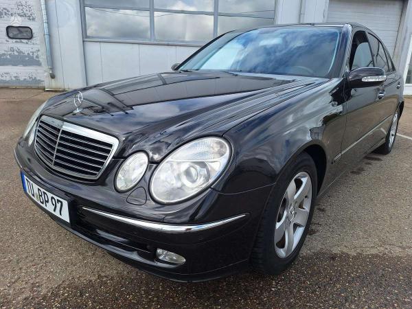 Black Mercedes-Benz E 320 2003 in Jonava, with an engine capacity of 3.22 L and mileage of 300 thousand km for 2500 €, photo 6 on AUTOMOTO.COM.LV