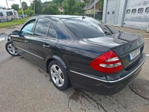 Melns Mercedes-Benz E 320 2003 Jonava, ar dzinēja tilpumu 3.22 L un nobraukumu 300 tūkst. km par 2500 €, foto 3 vietnē AUTOMOTO.COM.LV