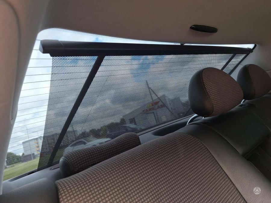 Melns Mercedes-Benz E 320 2003 Jonava, ar dzinēja tilpumu 3.22 L un nobraukumu 300 tūkst. km par 2500 €, foto 13 vietnē AUTOMOTO.COM.LV