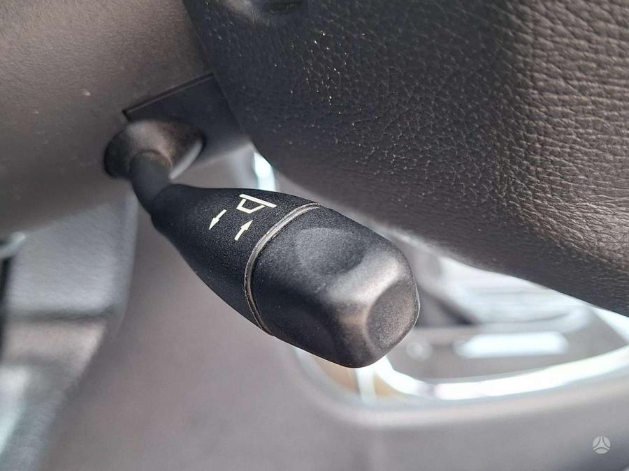 Melns Mercedes-Benz E 320 2003 Jonava, ar dzinēja tilpumu 3.22 L un nobraukumu 300 tūkst. km par 2500 €, foto 19 vietnē AUTOMOTO.COM.LV
