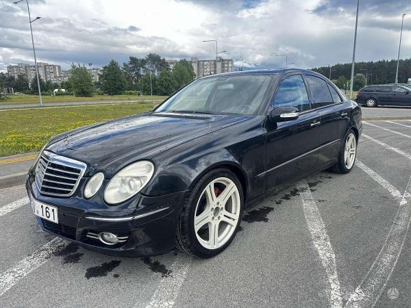 Black Mercedes-Benz E 320 2003 in Vilnius, with an engine capacity of 3.22 L and mileage of 400 thousand km for 2300 €, photo 5 on AUTOMOTO.COM.LV