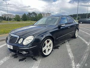 Melns Mercedes-Benz E 320 2003 Viļņa, ar dzinēja tilpumu 3.22 L un nobraukumu 400 tūkst. km par 2300 €, foto 6 vietnē AUTOMOTO.COM.LV