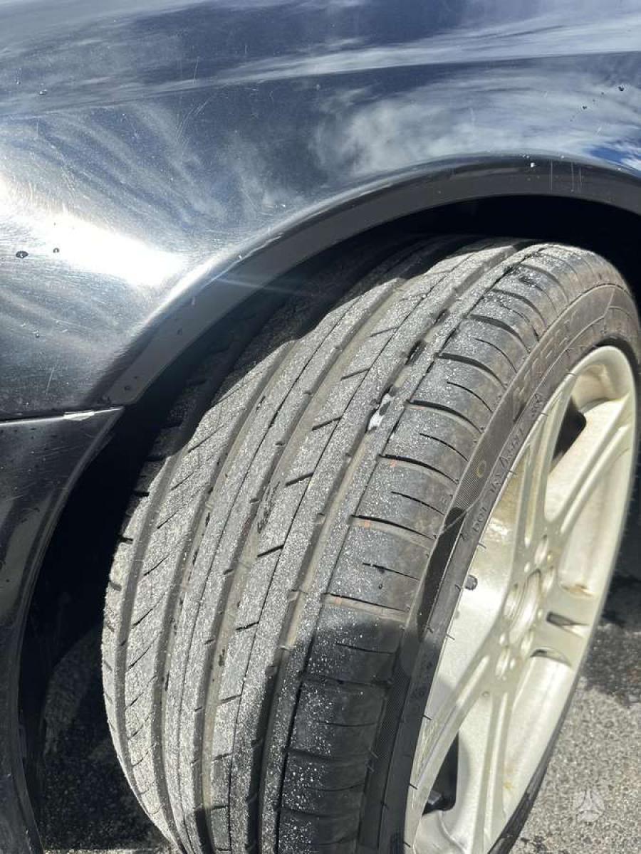 Melns Mercedes-Benz E 320 2003 Viļņa, ar dzinēja tilpumu 3.22 L un nobraukumu 400 tūkst. km par 2300 €, foto 14 vietnē AUTOMOTO.COM.LV