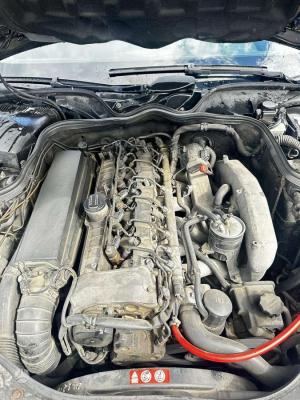 Melns Mercedes-Benz E 320 2003 Viļņa, ar dzinēja tilpumu 3.22 L un nobraukumu 400 tūkst. km par 2300 €, foto 15 vietnē AUTOMOTO.COM.LV