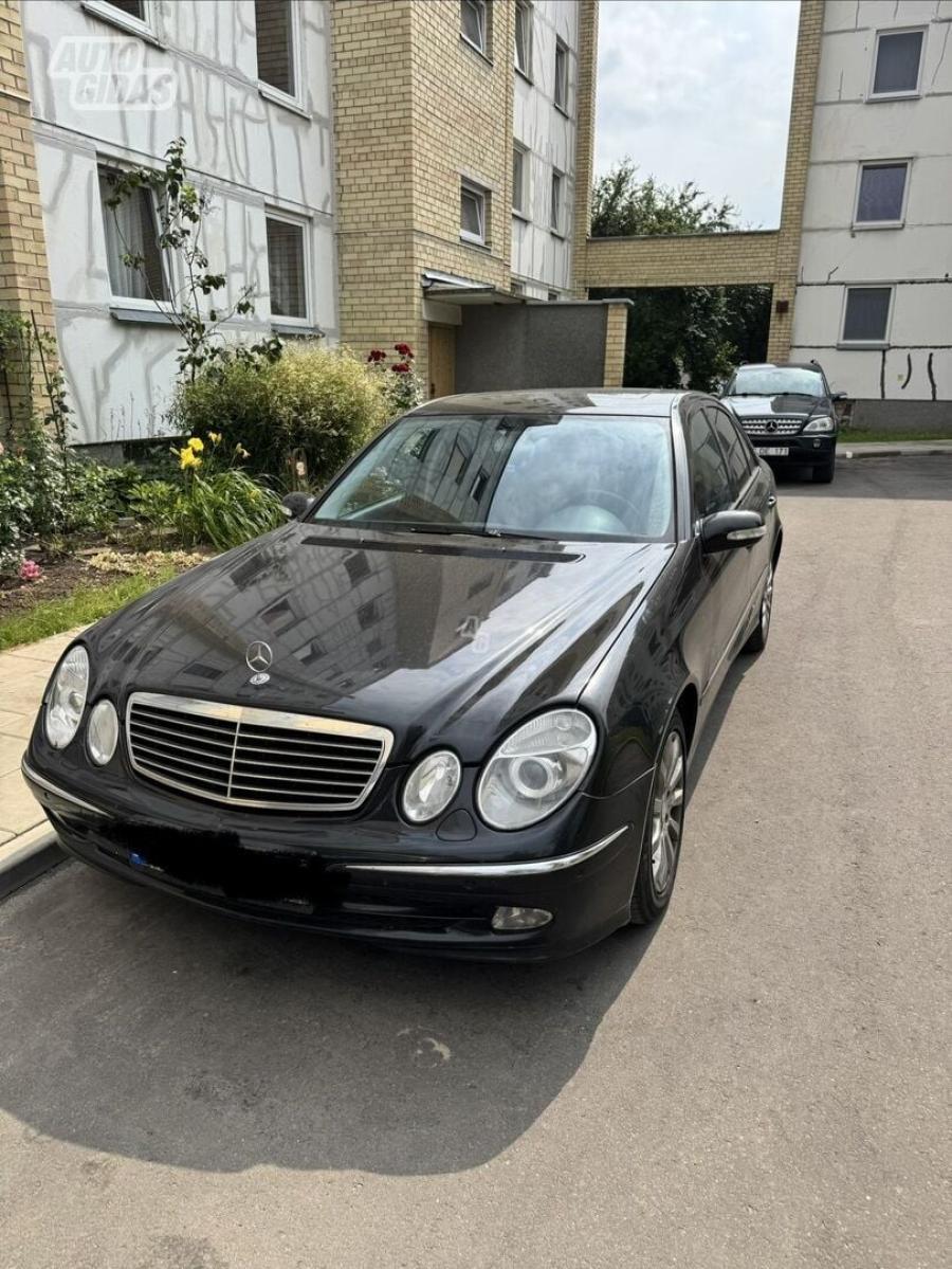 Melns Mercedes-Benz E 320 2003 Viļņa, ar dzinēja tilpumu 3.20 L un nobraukumu 278 tūkst. km par 2950 €, foto 1 vietnē AUTOMOTO.COM.LV