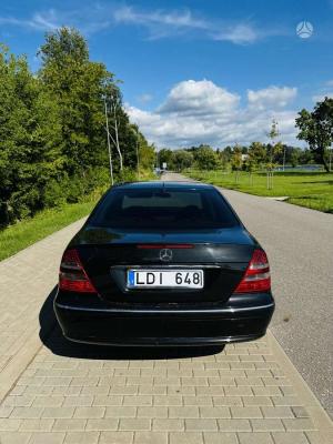 Melns Mercedes-Benz E 320 2003 Trakai, ar dzinēja tilpumu 3.20 L un nobraukumu 377 tūkst. km par 3600 €, foto 6 vietnē AUTOMOTO.COM.LV