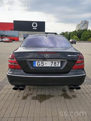 Black Mercedes-Benz E 320 2003 in Riga, with an engine capacity of 3.20 L and mileage of 364 thousand km for 5000 €, photo 5 on AUTOMOTO.COM.LV