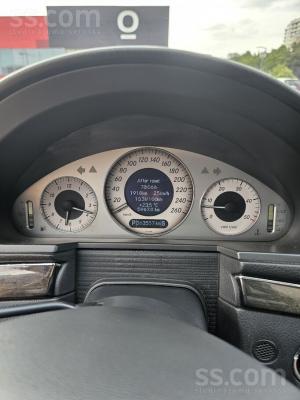 Black Mercedes-Benz E 320 2003 in Riga, with an engine capacity of 3.20 L and mileage of 364 thousand km for 5000 €, photo 10 on AUTOMOTO.COM.LV