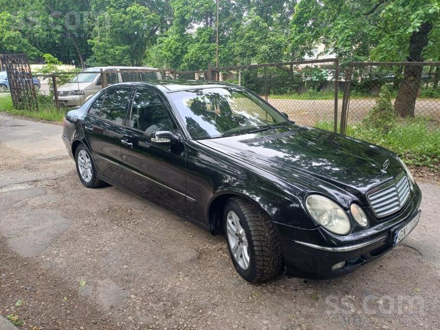 Black Mercedes-Benz E 320 2004 in Riga, with an engine capacity of 3.20 L and mileage of 396 thousand km for 4000 €, photo 6 on AUTOMOTO.COM.LV