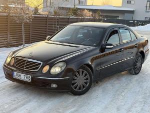 Black Mercedes-Benz E 320 2004 in Vilnius, with an engine capacity of 3.22 L and mileage of 480 thousand km for 1500 €, photo 2 on AUTOMOTO.COM.LV