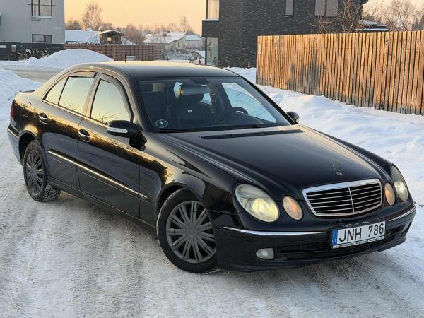 Melns Mercedes-Benz E 320 2004 Viļņa, ar dzinēja tilpumu 3.22 L un nobraukumu 480 tūkst. km par 1500 €, foto 1 vietnē AUTOMOTO.COM.LV