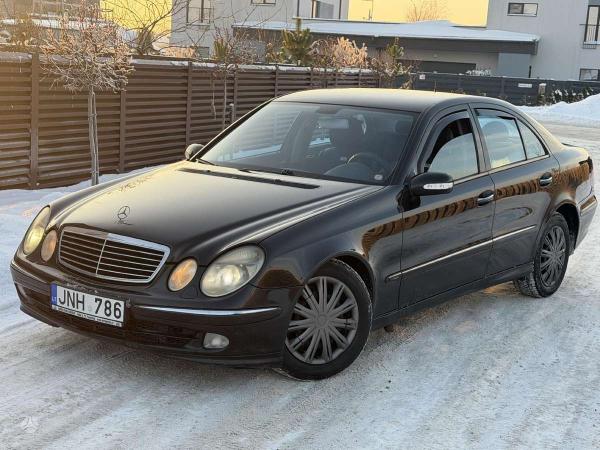 Melns Mercedes-Benz E 320 2004 Viļņa, ar dzinēja tilpumu 3.22 L un nobraukumu 480 tūkst. km par 1500 €, foto 2 vietnē AUTOMOTO.COM.LV