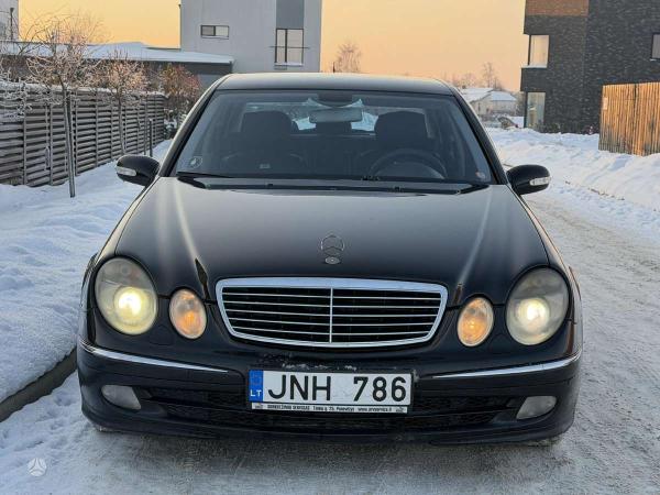 Melns Mercedes-Benz E 320 2004 Viļņa, ar dzinēja tilpumu 3.22 L un nobraukumu 480 tūkst. km par 1500 €, foto 9 vietnē AUTOMOTO.COM.LV