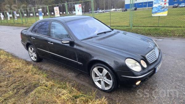 Black Mercedes-Benz E 320 2004 in Jelgava, with an engine capacity of 3.20 L and mileage of 0 thousand km for 2760 €, photo 2 on AUTOMOTO.COM.LV