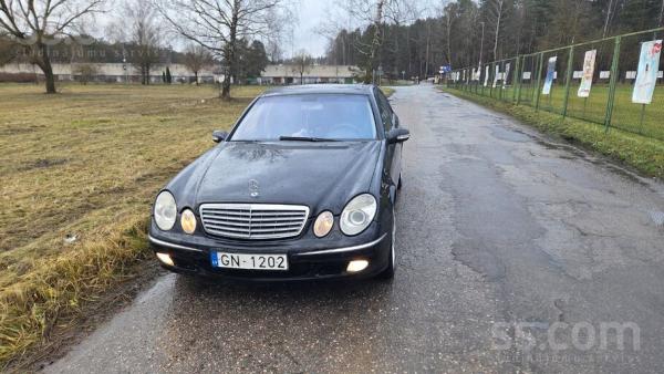 Black Mercedes-Benz E 320 2004 in Jelgava, with an engine capacity of 3.20 L and mileage of 0 thousand km for 2760 €, photo 3 on AUTOMOTO.COM.LV