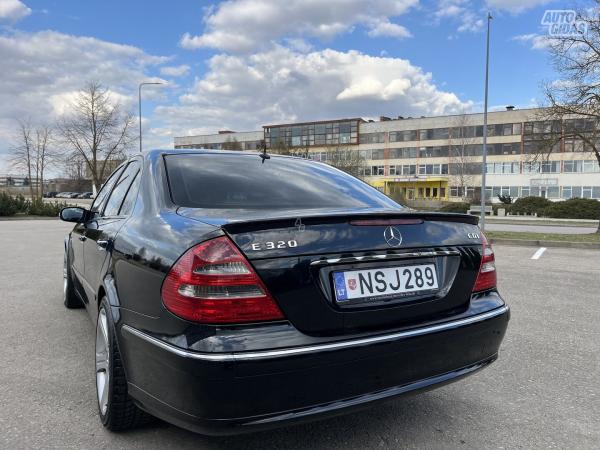 Black Mercedes-Benz E 320 2004 in Alytus, with an engine capacity of 3.20 L and mileage of 340 thousand km for 3650 €, photo 5 on AUTOMOTO.COM.LV