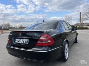 Black Mercedes-Benz E 320 2004 in Alytus, with an engine capacity of 3.20 L and mileage of 340 thousand km for 3650 €, photo 8 on AUTOMOTO.COM.LV