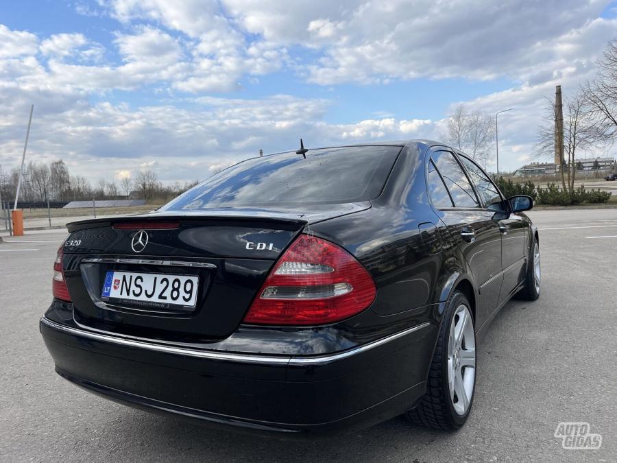 Black Mercedes-Benz E 320 2004 in Alytus, with an engine capacity of 3.20 L and mileage of 340 thousand km for 3650 €, photo 8 on AUTOMOTO.COM.LV