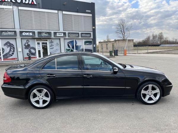 Black Mercedes-Benz E 320 2004 in Alytus, with an engine capacity of 3.20 L and mileage of 340 thousand km for 3650 €, photo 9 on AUTOMOTO.COM.LV