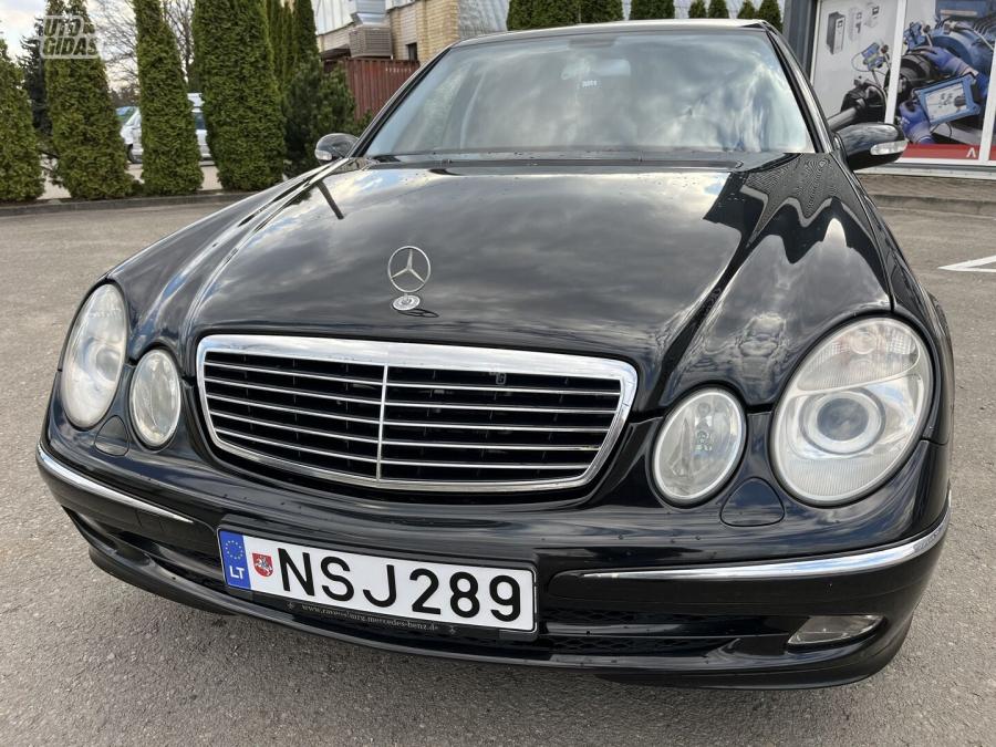 Black Mercedes-Benz E 320 2004 in Alytus, with an engine capacity of 3.20 L and mileage of 340 thousand km for 3650 €, photo 15 on AUTOMOTO.COM.LV