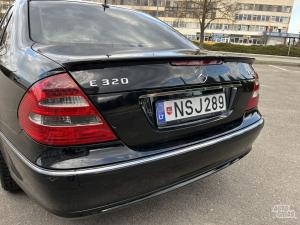 Black Mercedes-Benz E 320 2004 in Alytus, with an engine capacity of 3.20 L and mileage of 340 thousand km for 3650 €, photo 16 on AUTOMOTO.COM.LV