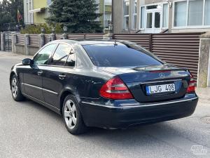 Melns Mercedes-Benz E 320 2004 Klaipėda, ar dzinēja tilpumu 3.20 L un nobraukumu 400 tūkst. km par 1650 €, foto 4 vietnē AUTOMOTO.COM.LV