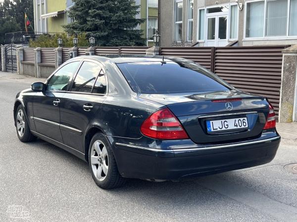 Melns Mercedes-Benz E 320 2004 Klaipėda, ar dzinēja tilpumu 3.20 L un nobraukumu 400 tūkst. km par 1450 €, foto 3 vietnē AUTOMOTO.COM.LV