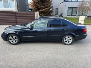 Melns Mercedes-Benz E 320 2004 Klaipėda, ar dzinēja tilpumu 3.20 L un nobraukumu 400 tūkst. km par 1450 €, foto 9 vietnē AUTOMOTO.COM.LV