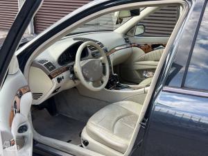 Melns Mercedes-Benz E 320 2004 Klaipėda, ar dzinēja tilpumu 3.20 L un nobraukumu 400 tūkst. km par 1450 €, foto 10 vietnē AUTOMOTO.COM.LV