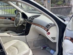 Melns Mercedes-Benz E 320 2004 Klaipėda, ar dzinēja tilpumu 3.20 L un nobraukumu 400 tūkst. km par 1450 €, foto 11 vietnē AUTOMOTO.COM.LV