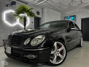 Black Mercedes-Benz E 320 2004 in Kaunas, with an engine capacity of 3.20 L and mileage of 368 thousand km for 4550 €, photo 4 on AUTOMOTO.COM.LV