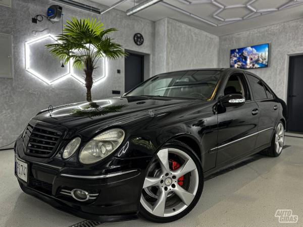 Black Mercedes-Benz E 320 2004 in Kaunas, with an engine capacity of 3.20 L and mileage of 368 thousand km for 4550 €, photo 8 on AUTOMOTO.COM.LV