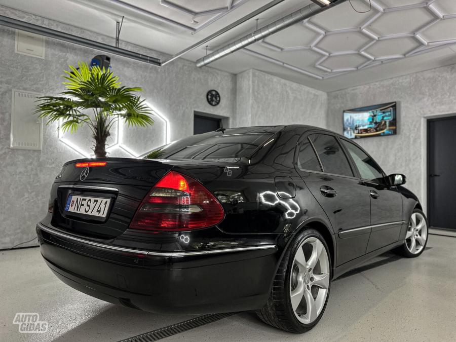 Black Mercedes-Benz E 320 2004 in Kaunas, with an engine capacity of 3.20 L and mileage of 368 thousand km for 4550 €, photo 17 on AUTOMOTO.COM.LV