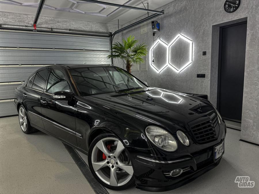 Black Mercedes-Benz E 320 2004 in Kaunas, with an engine capacity of 3.20 L and mileage of 368 thousand km for 4550 €, photo 18 on AUTOMOTO.COM.LV