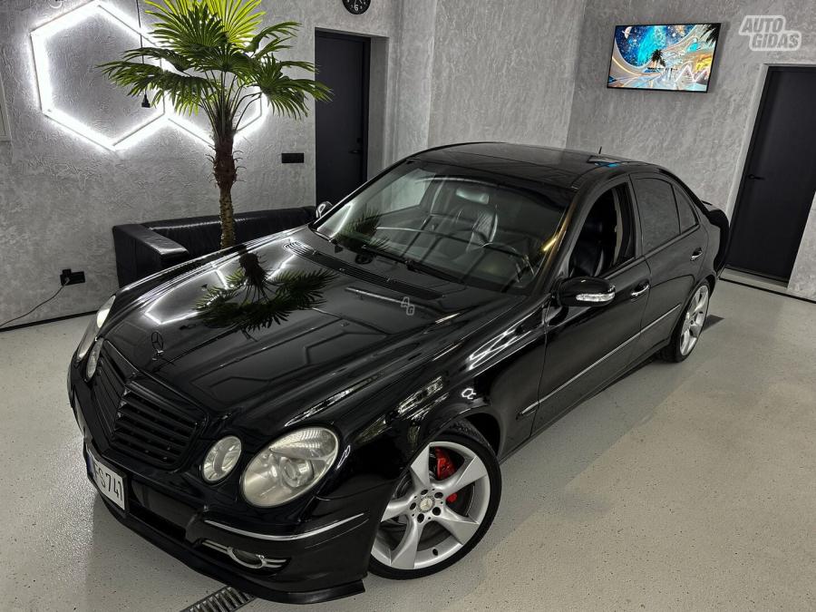 Black Mercedes-Benz E 320 2004 in Kaunas, with an engine capacity of 3.20 L and mileage of 368 thousand km for 4550 €, photo 19 on AUTOMOTO.COM.LV