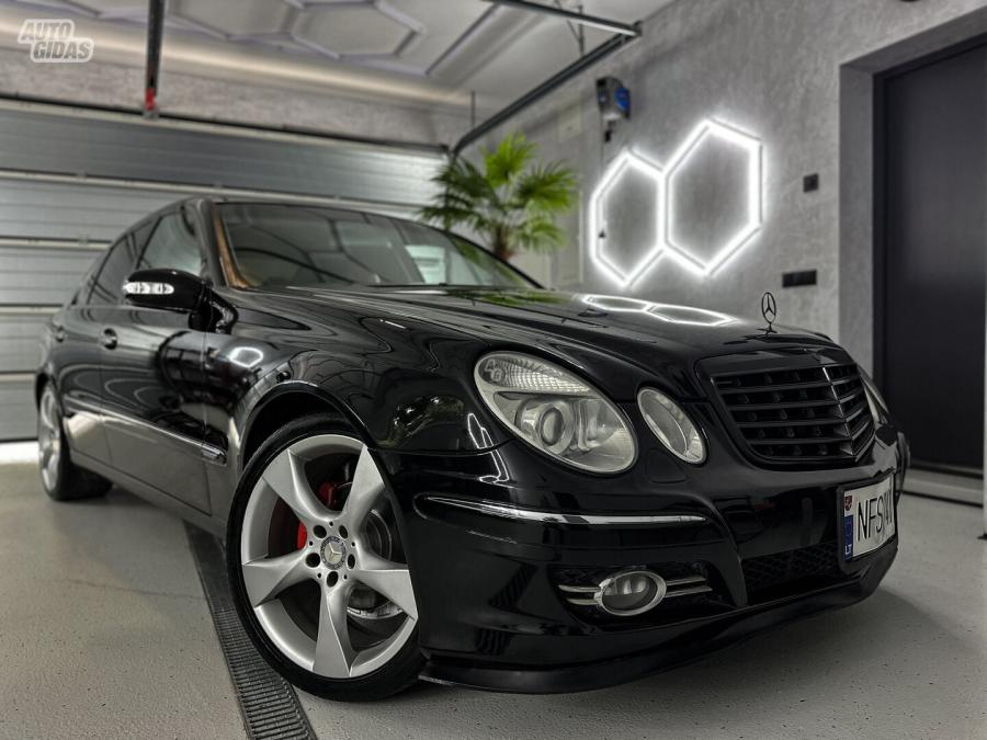 Black Mercedes-Benz E 320 2004 in Kaunas, with an engine capacity of 3.20 L and mileage of 368 thousand km for 4550 €, photo 20 on AUTOMOTO.COM.LV