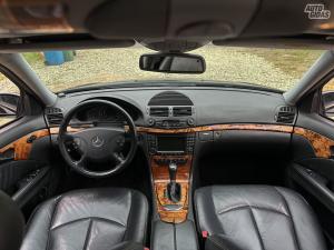 Black Mercedes-Benz E 320 2004 in Kaunas, with an engine capacity of 3.20 L and mileage of 368 thousand km for 4550 €, photo 27 on AUTOMOTO.COM.LV