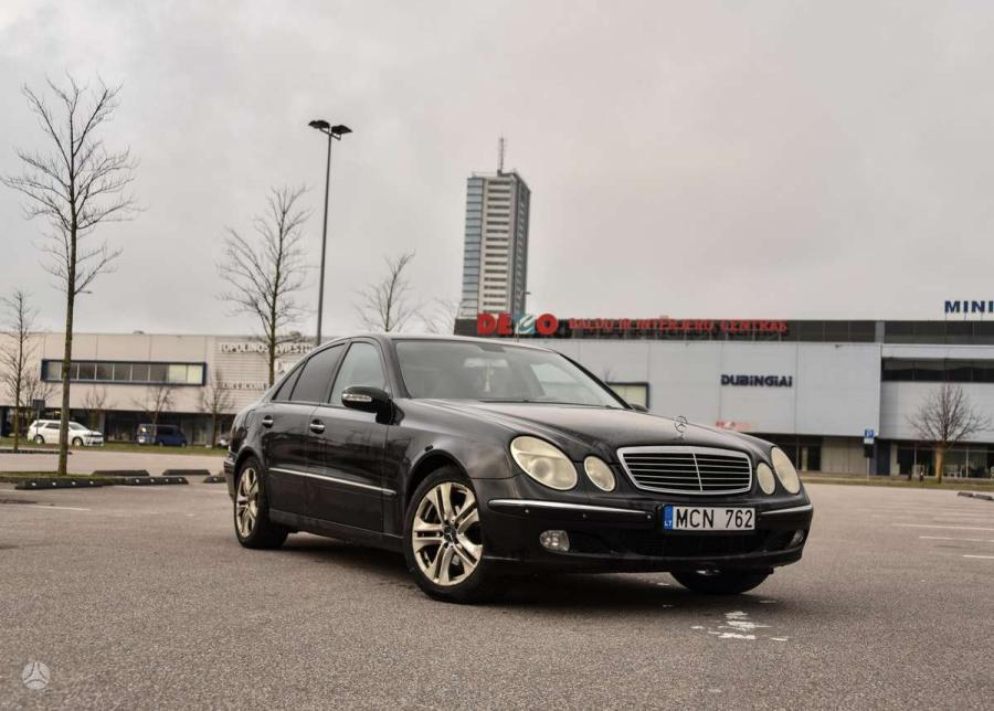 Melns Mercedes-Benz E 320 2004 Klaipėda, ar dzinēja tilpumu 3.20 L un nobraukumu 43 tūkst. km par 2000 €, foto 3 vietnē AUTOMOTO.COM.LV
