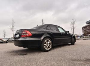 Melns Mercedes-Benz E 320 2004 Klaipėda, ar dzinēja tilpumu 3.20 L un nobraukumu 43 tūkst. km par 2000 €, foto 12 vietnē AUTOMOTO.COM.LV