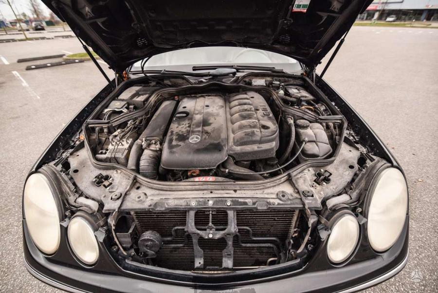 Melns Mercedes-Benz E 320 2004 Klaipėda, ar dzinēja tilpumu 3.20 L un nobraukumu 43 tūkst. km par 2000 €, foto 14 vietnē AUTOMOTO.COM.LV