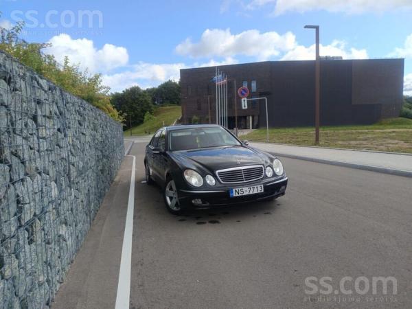 Black Mercedes-Benz E 320 2004 in Rezekne, with an engine capacity of 3.20 L and mileage of 0 thousand km for 3900 €, photo 1 on AUTOMOTO.COM.LV